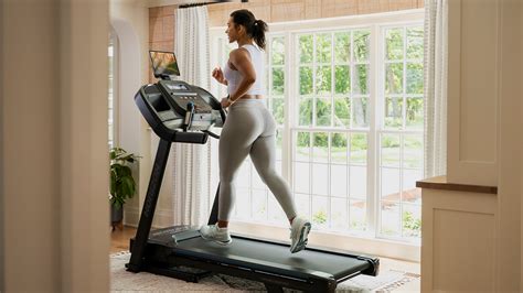 Horizon 70 At Treadmill
