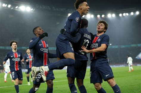 Psg Ol Avec Un Excellent Désiré Doué Le Paris Saint Germain Bat L