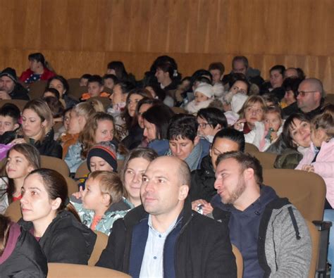 Боби шоу гостува в гр Етрополе Община Етрополе официален интернет