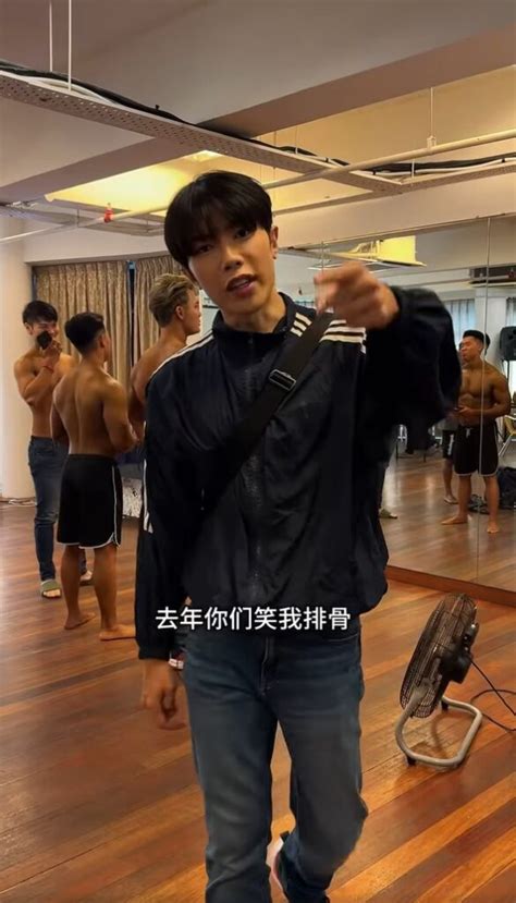 曾被笑是排骨！大马网红大伟逆袭成猛男后「直接脱了」！网震惊：以为是ai！ Ttn 谈谈网