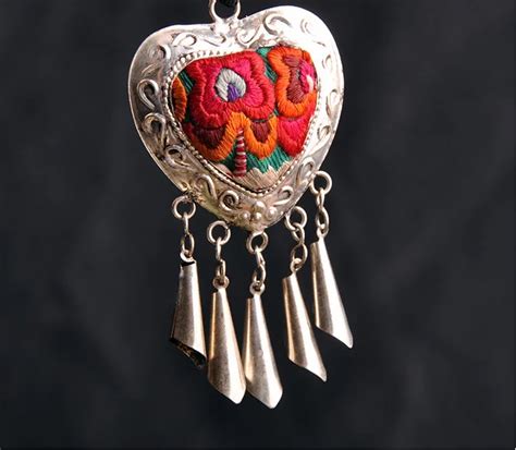Chinese Art Pure Handmade Retro Jewelry Miao Silver Pendant Necklace