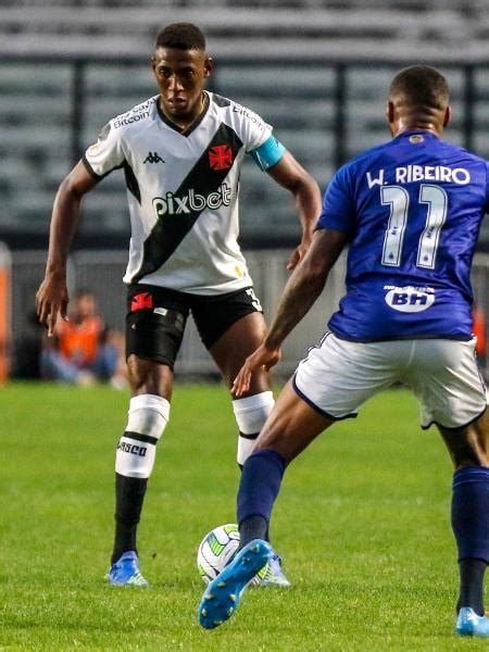 Vasco Zagueiro lamenta derrota e má fase do time Faltam palavras