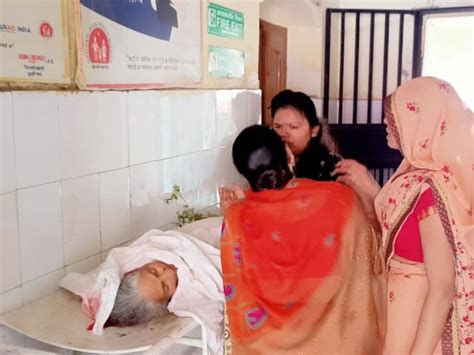 Elderly Woman Dies In Road Accident In Kushinagar कुशीनगर में सड़क