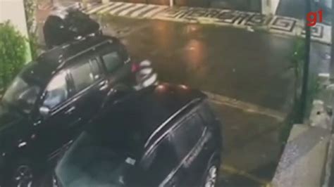 Criminoso Atira Em Carro Blindado Com Idosa Dentro Durante Tentativa De