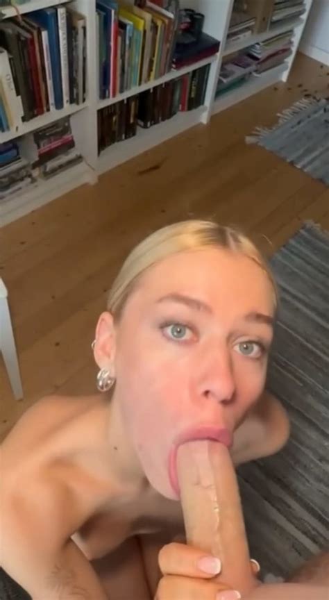 Who Is This Blonde Sucking Dick Hallinlover 1548789 ›