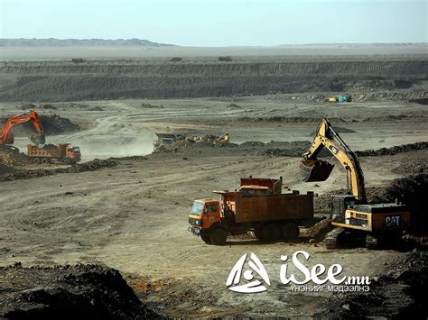 ТОДРУУЛГА Шивээ овоо ХК ийн вагон ачилтын хэсэгт шөнө гарсан галыг бүрэн унтрааж чадаагүй байна