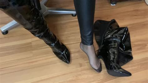 Dark Mules And Nylon Feet Fetish