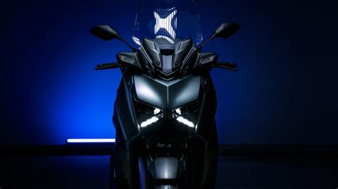 4 2吋tft儀表、手機導航、全新外觀！2023 Yamaha Xmax 300 Tech Max 海外發表 Supermoto8
