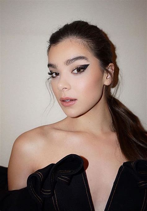 Hailee Steinfeld Style Clothes Outfits And Fashion • Celebmafia