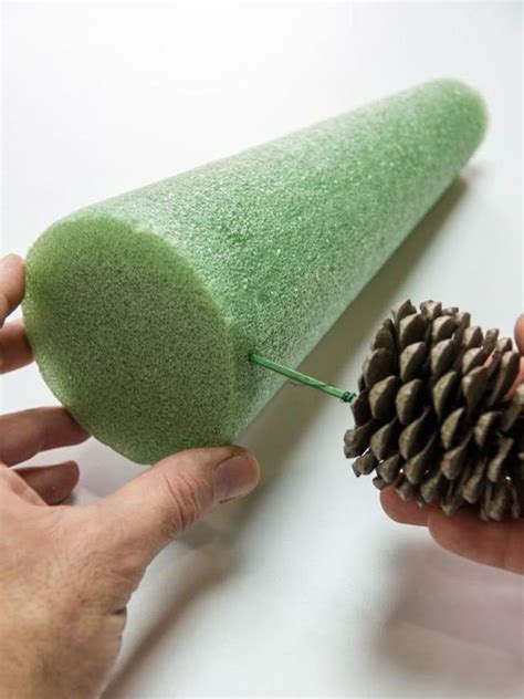 48 Amazing Diy Pine Cone Crafts And Decorations Oggetti Con Pigne