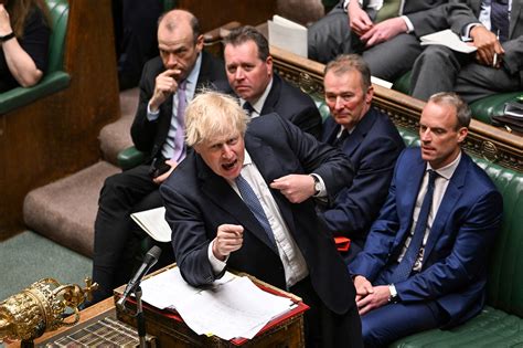 Uks Boris Johnson Barely Survives No Confidence Vote