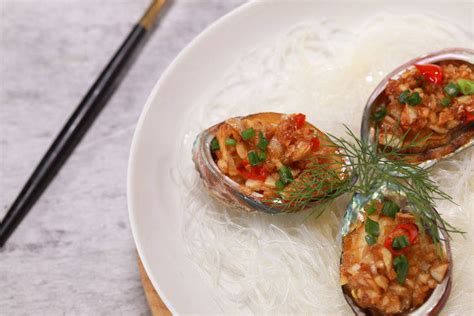 蒜末豉汁蒸鲍鱼，做法简单，初学者新手也可以迅速入门膳食养生频道东方养生
