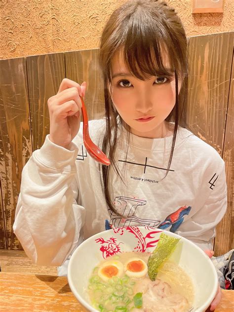 Mukc 030 コスプレイヤーとカメコ男子のオフパコ旅行記 友達以上、恋人未満。誰にも邪魔されず1日中パコり