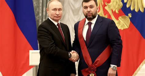 Ceasul cu care liderul autoproclamatei Republici Donețk l a eclipsat pe Putin la ceremonia de