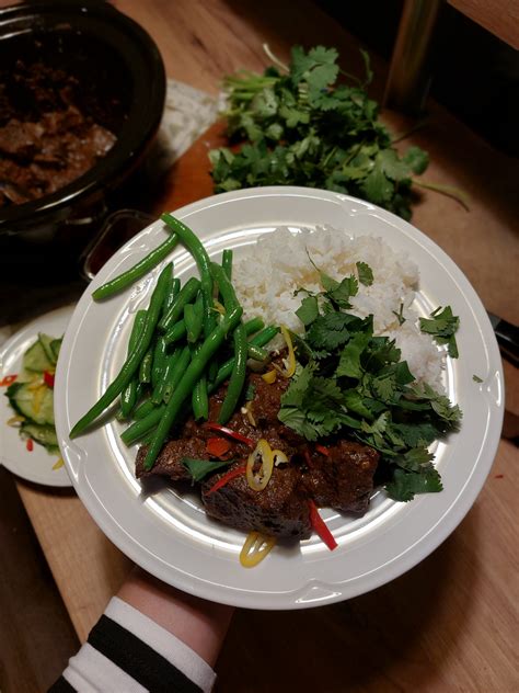 Hovězí rendang z pomalého hrnce Lýdia Pokorná Výživová poradkyně