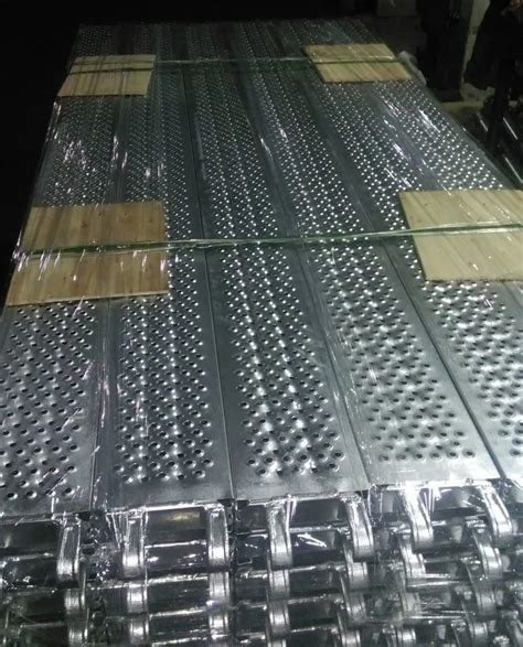 China Supplier Wholesale Q235 Steel Metal Decking Board Scaffolding