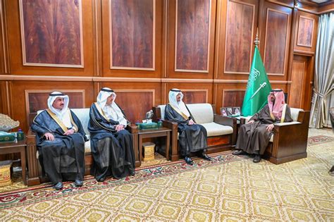 صحيفة أضواء الوطن أضواءالوطن سمو نائب أمير منطقة حائل يتسلم شهادة