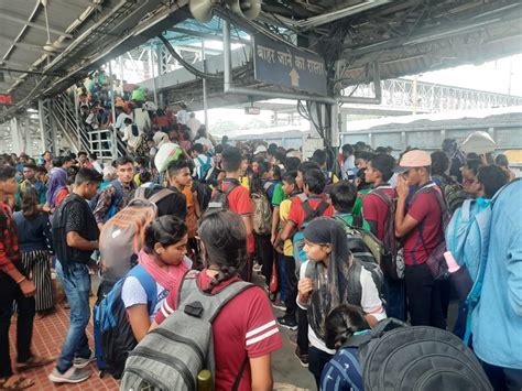 Bilaspur Railway News पटरी पर दौड़ी रद ट्रेनें प्लेटफार्म व ट्रेन में