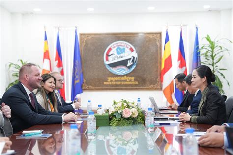 លោកជំទាវ ចម និម្មល