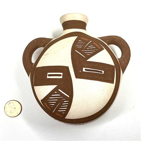 Rowena Him Zuni Pueblo Potter Zuni Fetishes From Zuni Spirits
