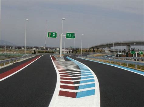 Spray Type Color Pavement Marking
