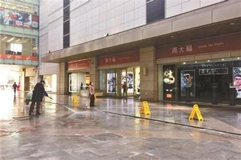 保安接坠楼女子身亡 家属欲索赔：对方家属未露面新浪江西新浪网