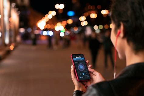 Free Photo Close Up Woman Holding Smartphone