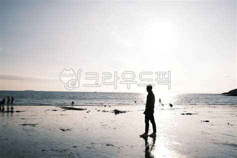 모델 부안 바다 해수욕장 남자 사진 이미지 일러스트 캘리그라피 Nsilee5685작가