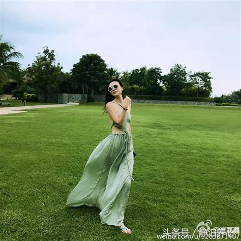 薛子謙前妻高磊鑫辣麼美，穿衣辣麼好看，難怪薛之謙要求著複合！ 每日頭條