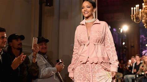 Paris Fashion Week Los Diseños De Rihanna Al Estilo María Antonieta