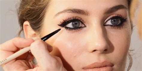 Perfect Cat Eye Makeup