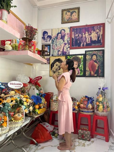 Cát Tường Cao Minh Đạt Cùng Dàn Sao Việt đến Dự Lễ Giỗ Của Mẹ Hiếu Hiền