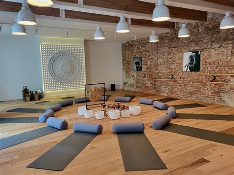 Alyoga студио Йога студио в София