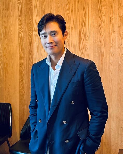 이민정♥ 이병헌 둘째 가진父 훈훈 미소…행복 모먼트