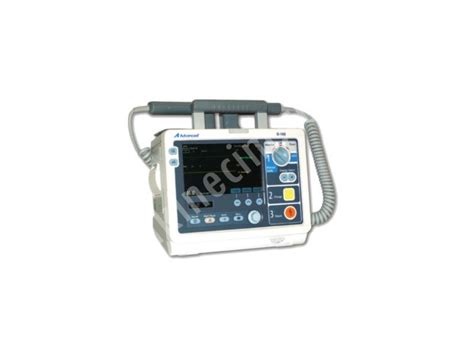 D-100 Defibrillator