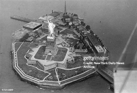 Fort Wood New York Photos And Premium High Res Pictures Getty Images