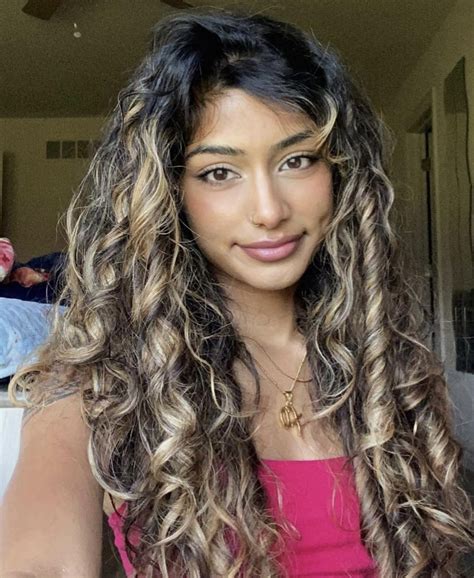 Pooja Sheth Rvindictaratecelebs