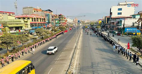 तिलोत्तमाको १३ किलोमिटर सडकमा मानव साङ्लो