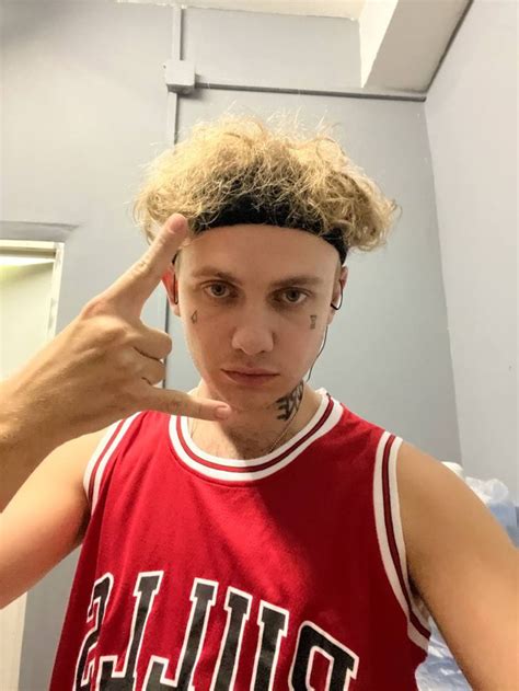 Pin By On Lida Musician Avatar Lida