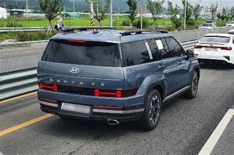 파격적인 오렌지 컬러 싼타페 테라코타 오렌지 포착