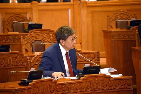 Ч Хүрэлбаатар Хүн амын 60 хувийг Дэлхийн банкны зээлээр вакцинжуулна