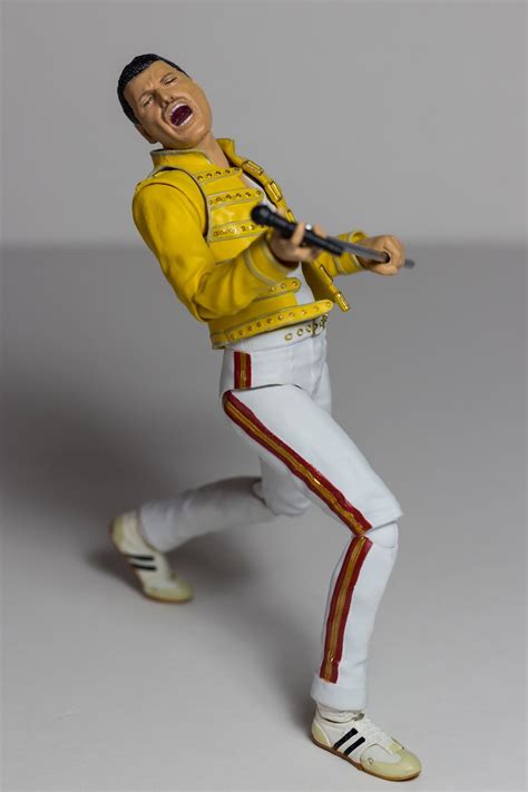 Doons Dungeon Shfiguarts Freddie Mercury Action Figure Review