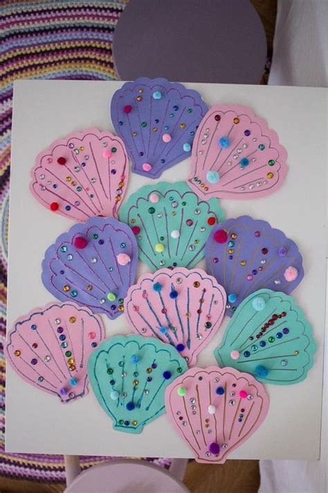 MAKE A BEAUTIFUL BUTTERFLY SUN CATCHER Artesanías de mariposa