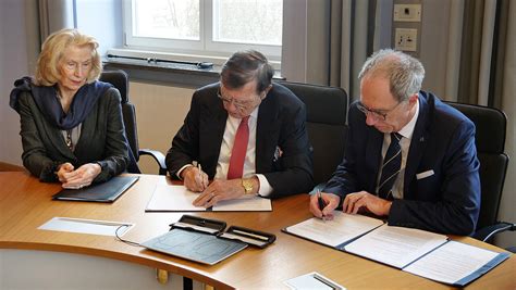 Neuer Förderpreis An Der Universität Medizinische Fakultät