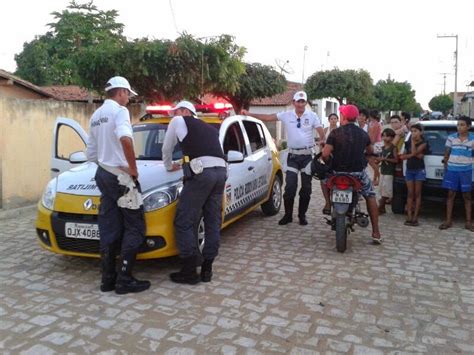 Nossa Pau dos Ferros RN Policiais de trânsito fazem Barreiras