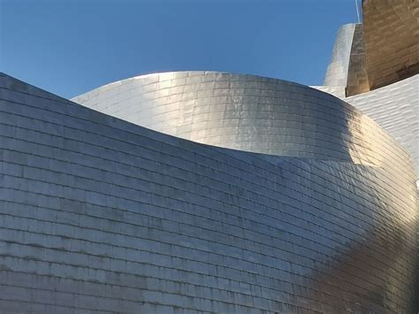 Guggenheim Museum Bilbao Bild And Foto Von Vospie Aus Colorfoto Meets