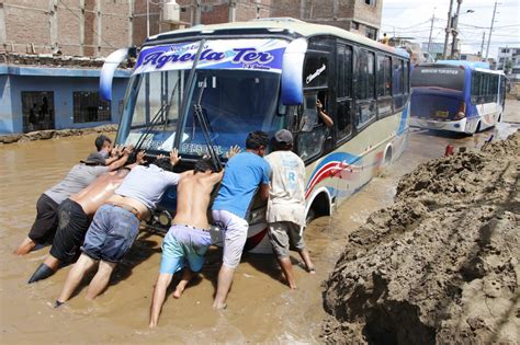 La Libertad Cerca De Viviendas Quedaron Bajo El Lodo Tras Fuertes Lluvias En El Distrito La