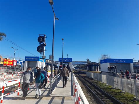 Guerrera Inauguró La Renovada Estación Grand Bourg Del Belgrano Norte