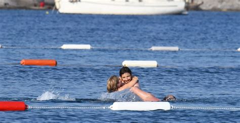 Cem Yiğit Üzümoğlu Sevgilisiyle Bodrumda Tatil Yaparken Görüntülendi