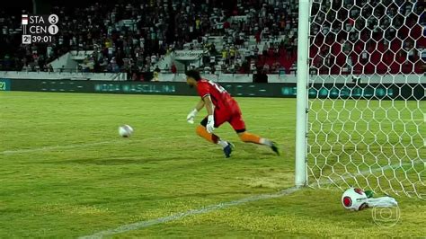 Aos 38 Min Do 2º Tempo Gol De Dentro Da área De Jadson Do Santa Cruz